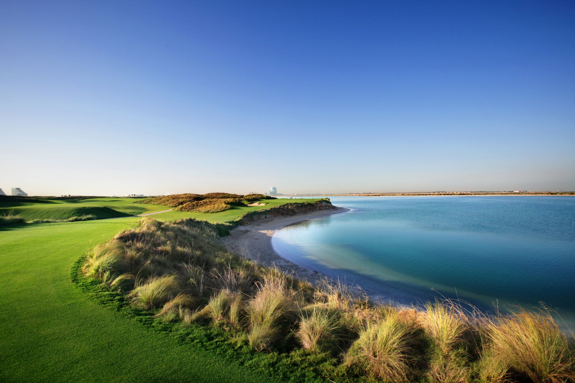 Yas Links: The Middle East's First Links Course | Viya Golf