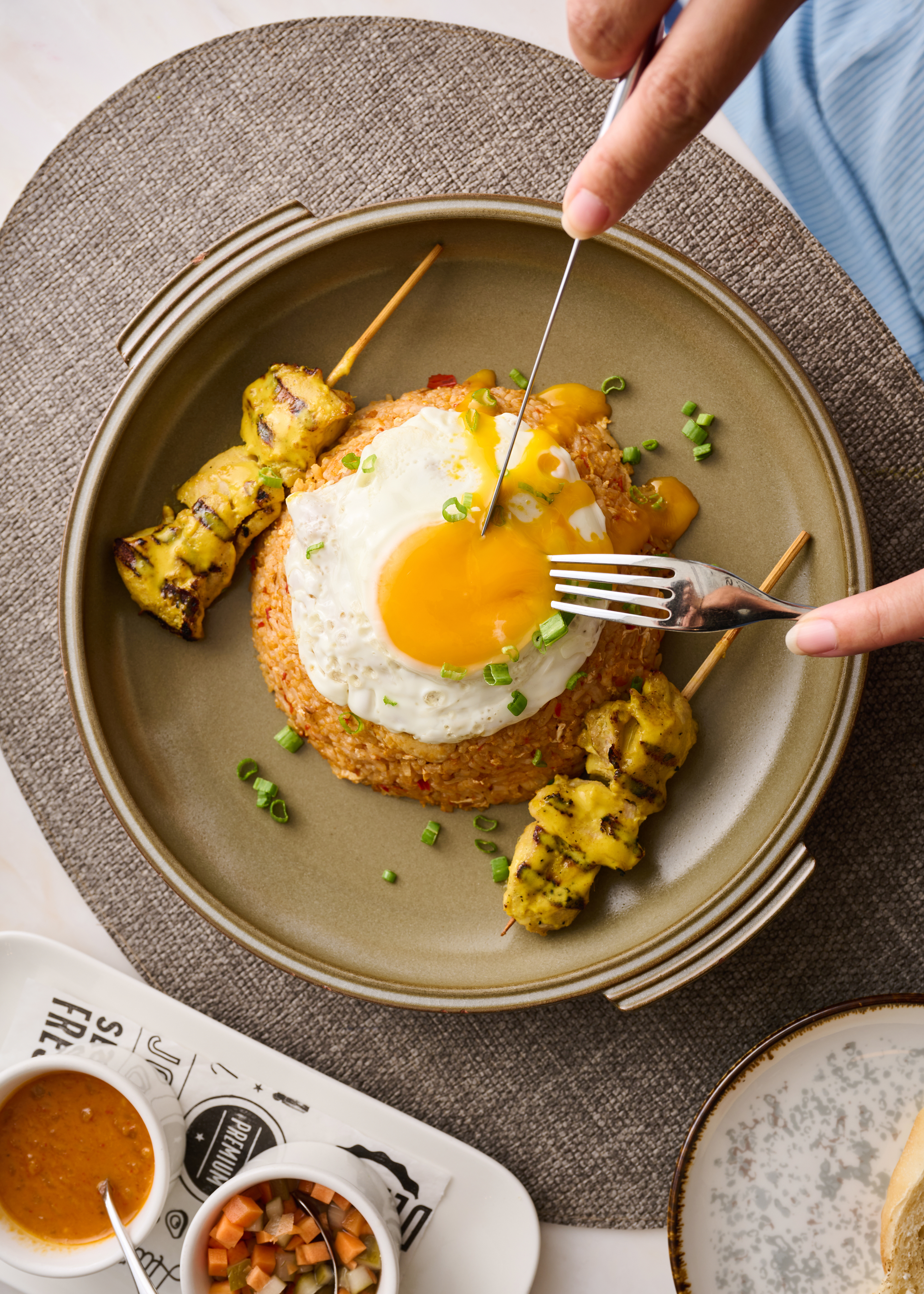 Roots Bar & Kitchen: Yas Acres Golf & Country Club, Abu Dhabi