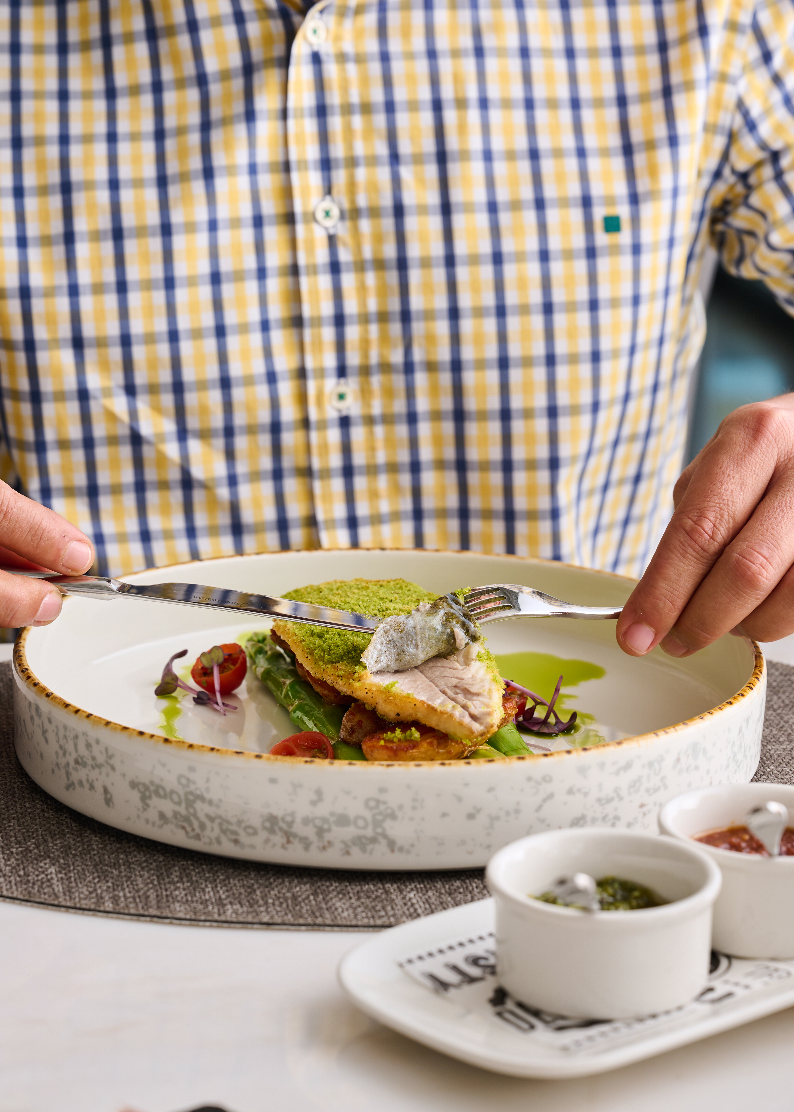 Roots Bar & Kitchen: Yas Acres Golf & Country Club, Abu Dhabi